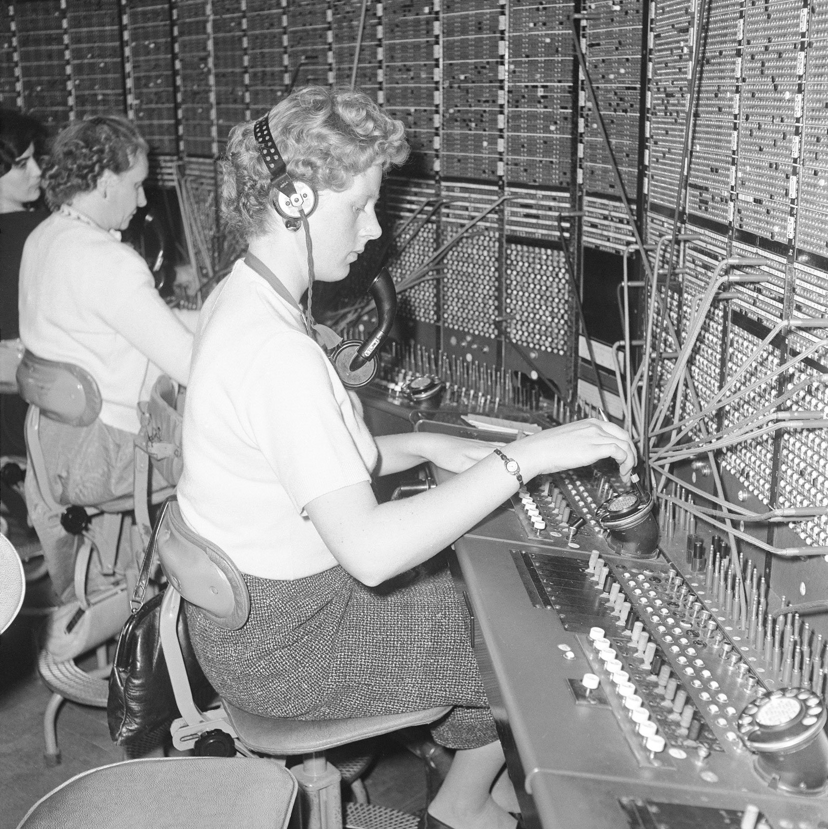 The History Of Customer Service And How It Can Help Your Team - Sparkle ...